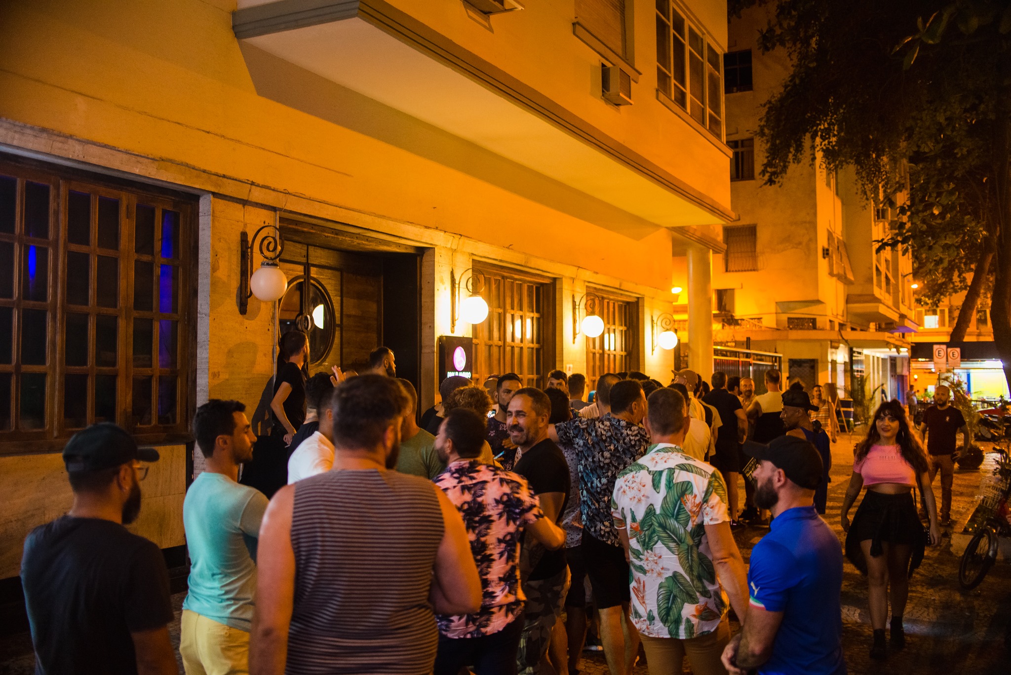 RJ: hit da temporada, bar-balada Pink Flamingo tem programação variada ...