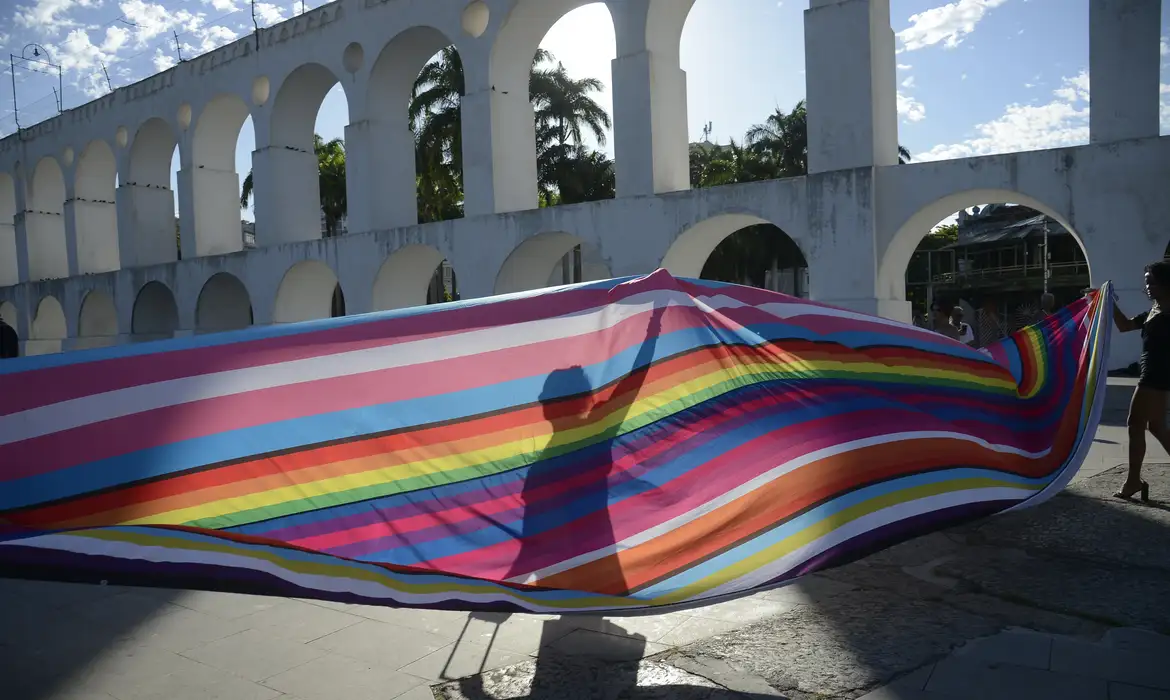 Brasil registra 257 mortes violentas de pessoas LGBT em 2023 | Pheeno