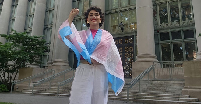 Figura conhecida no mercado adulto, atriz Jully Simons passa por ...